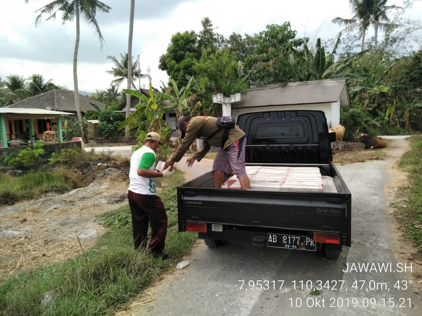 PEMASANGAN "PATOK" SEBAGAI BAGIAN INVENTARISASI TANAH KAS DESA ...